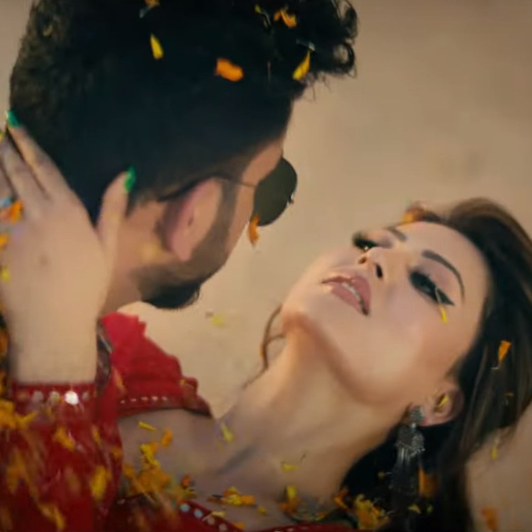 "Hum To Deewane" Released: Urvashi Rautela & Elvish Yadav's Mesmerizing Love Song